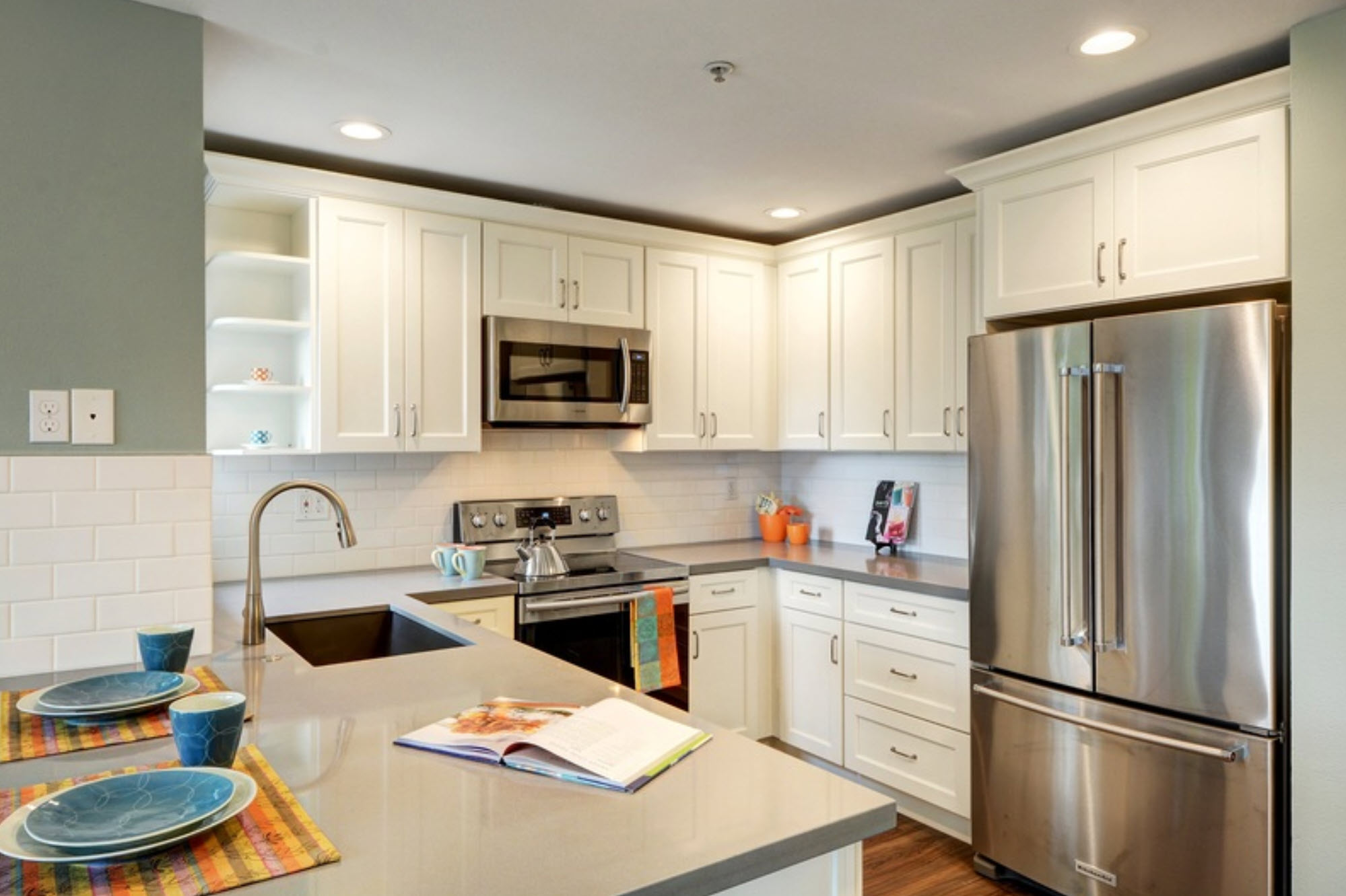 Small Kitchen Design in Seattle - Harjo Construction